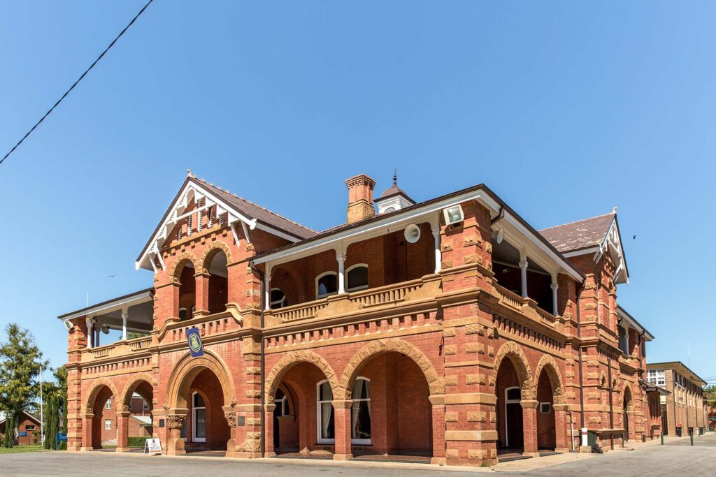 McCaughey Mansion - The Riverina